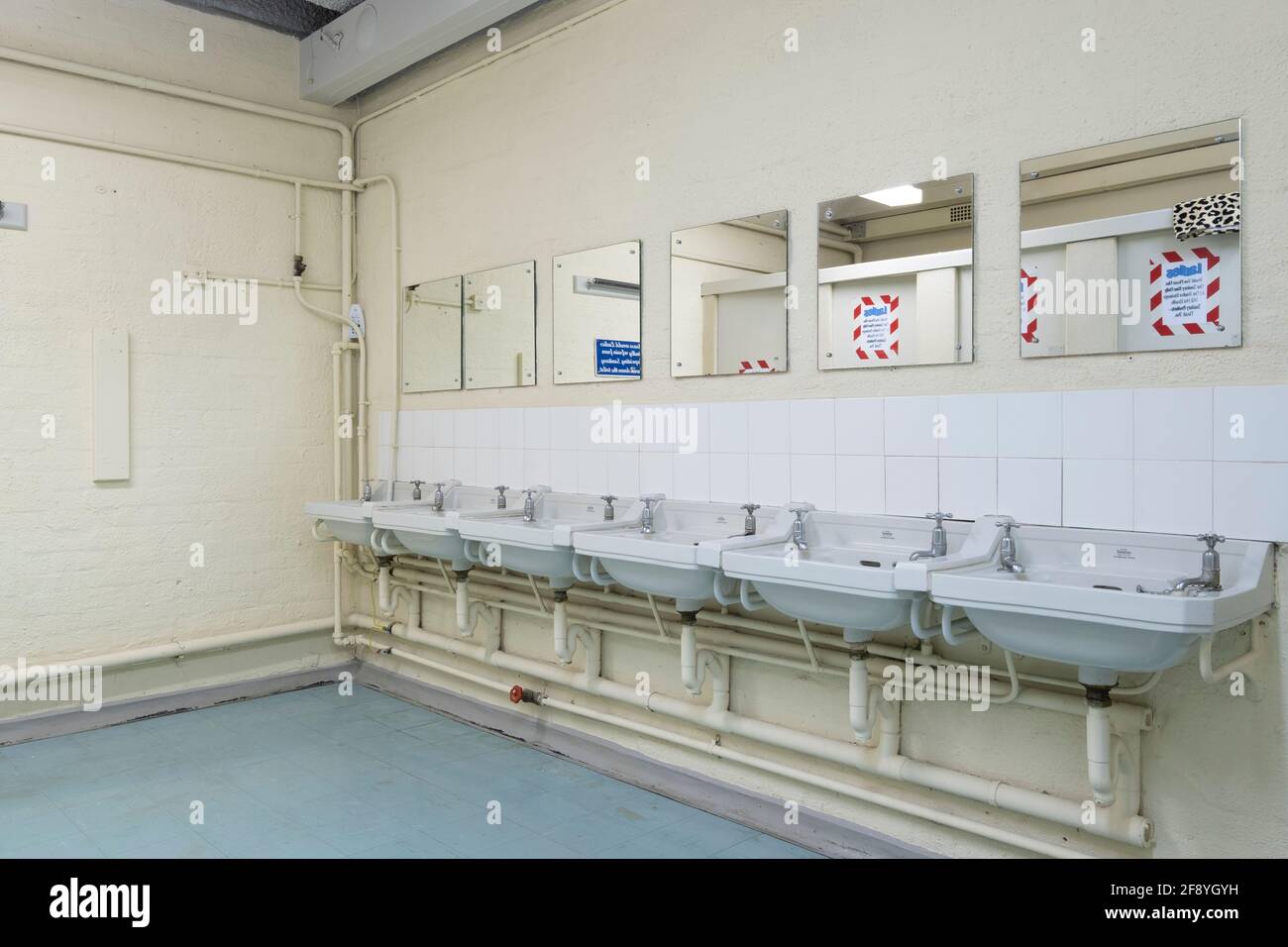 Old Fashioned Toilets High Resolution Stock Photography and Images - Alamy