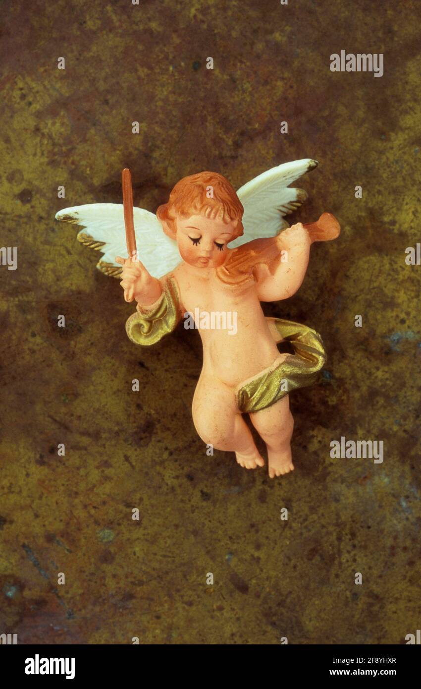 Cherub with wings hi-res stock photography and images - Alamy