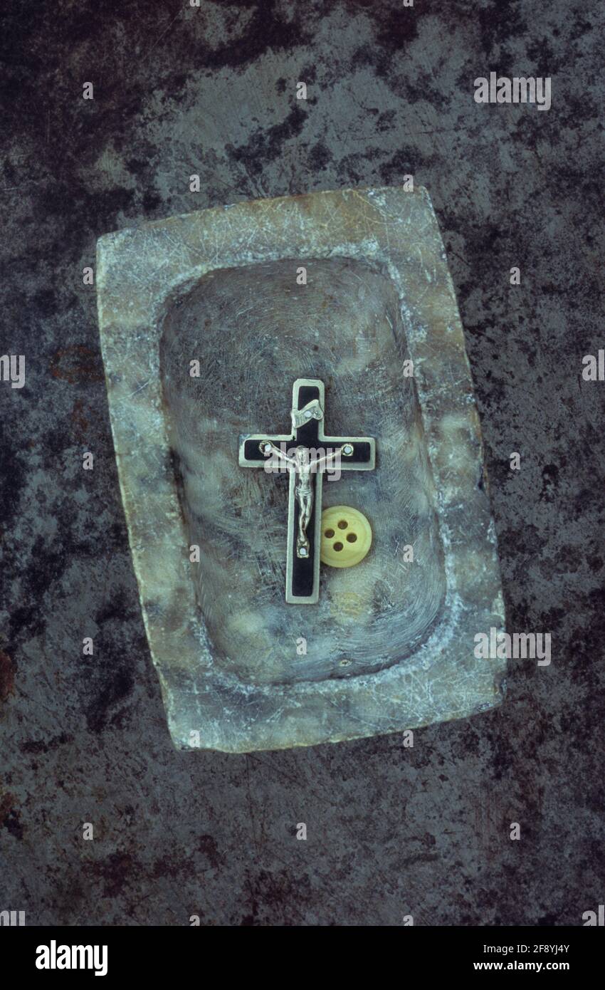 Christian cross button hi-res stock photography and images - Alamy