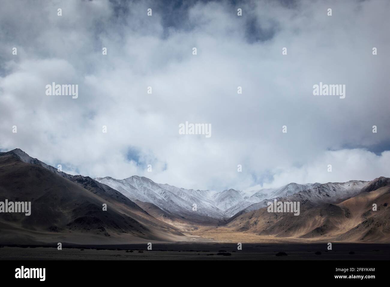 Valley near Hanley village, Ladakh, Jammu and Kashmir, India Stock ...