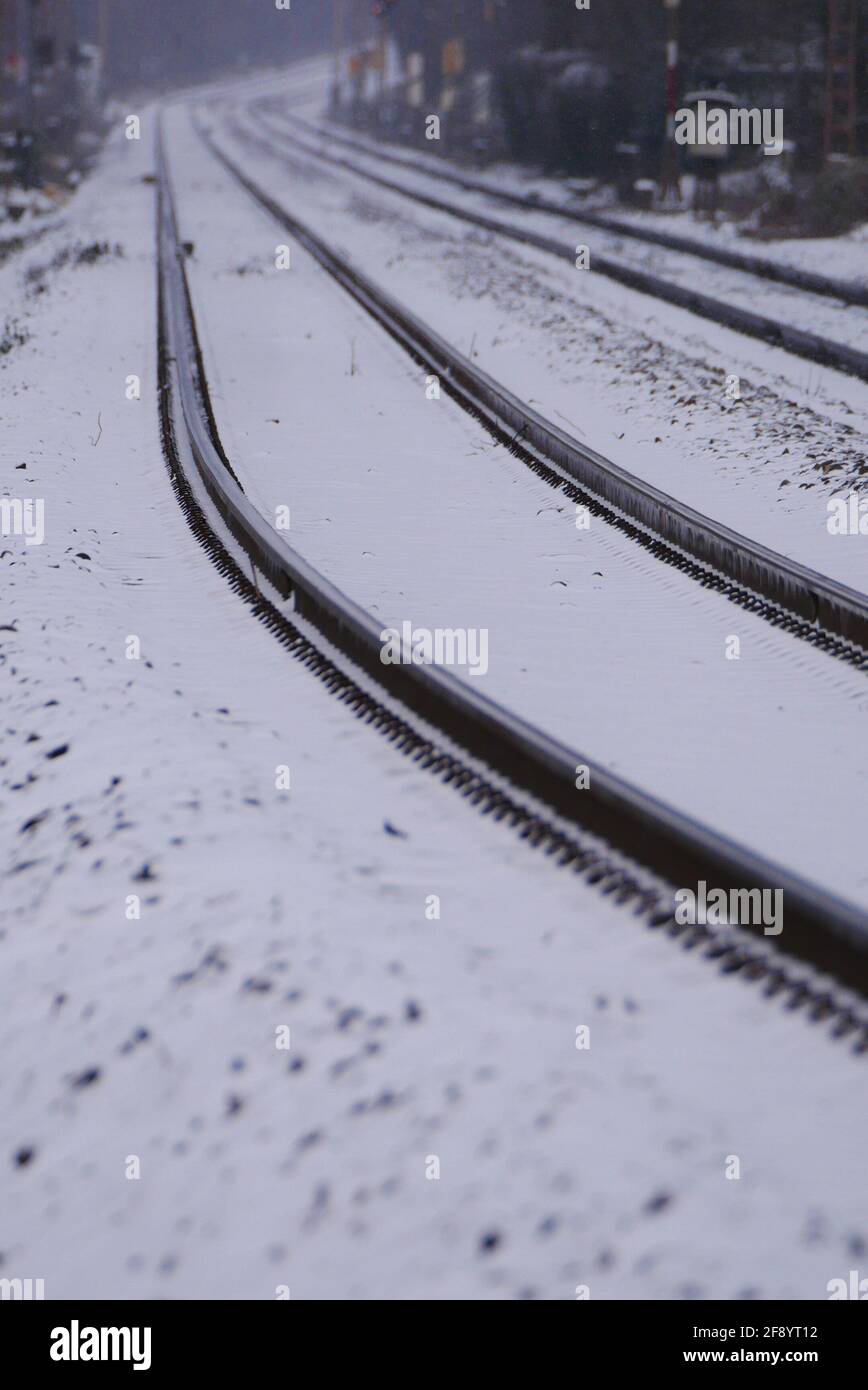 Snow covered railroad tracks hi-res stock photography and images - Alamy