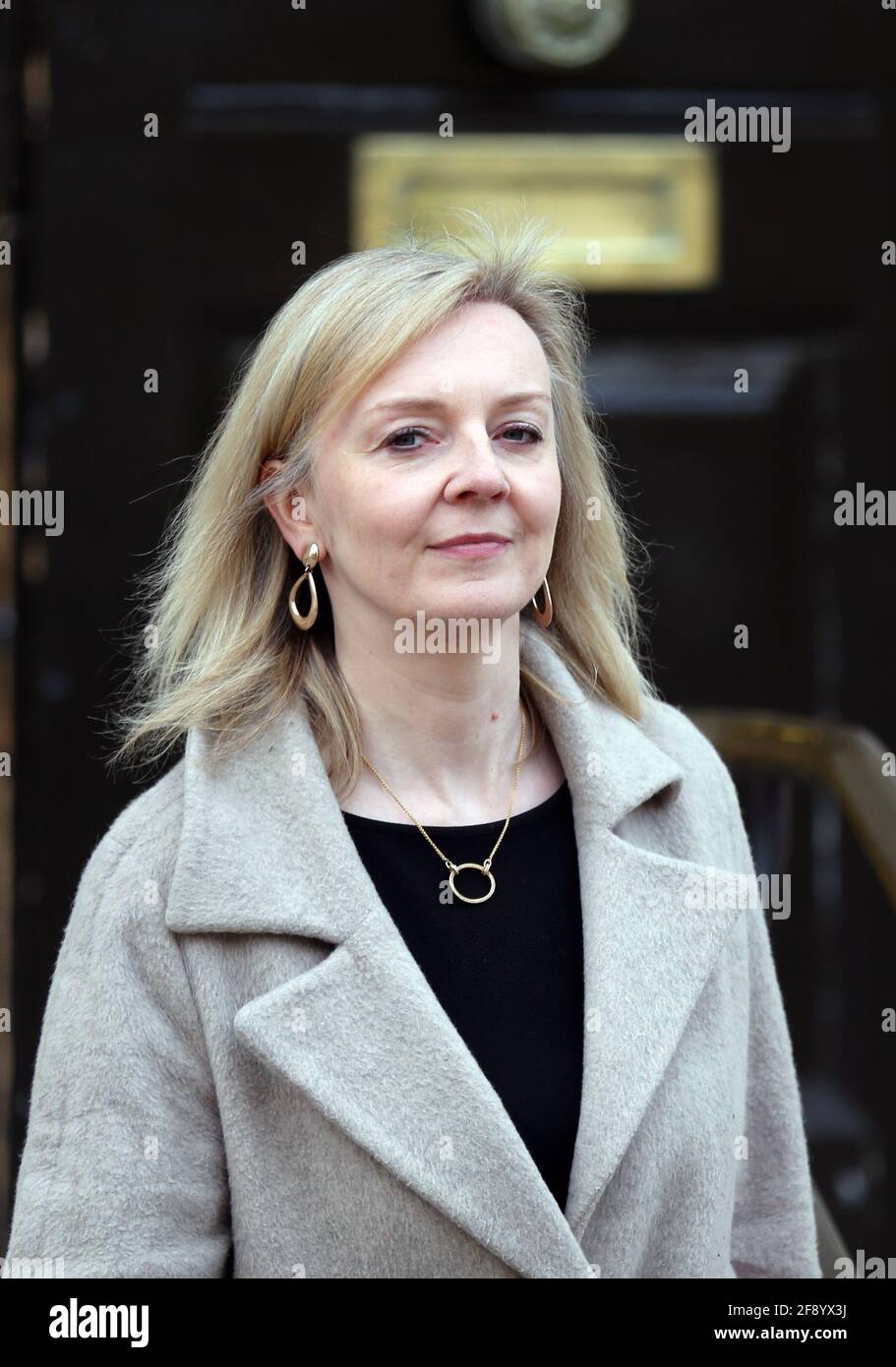 Elizabeth truss 2021 hi-res stock photography and images - Alamy