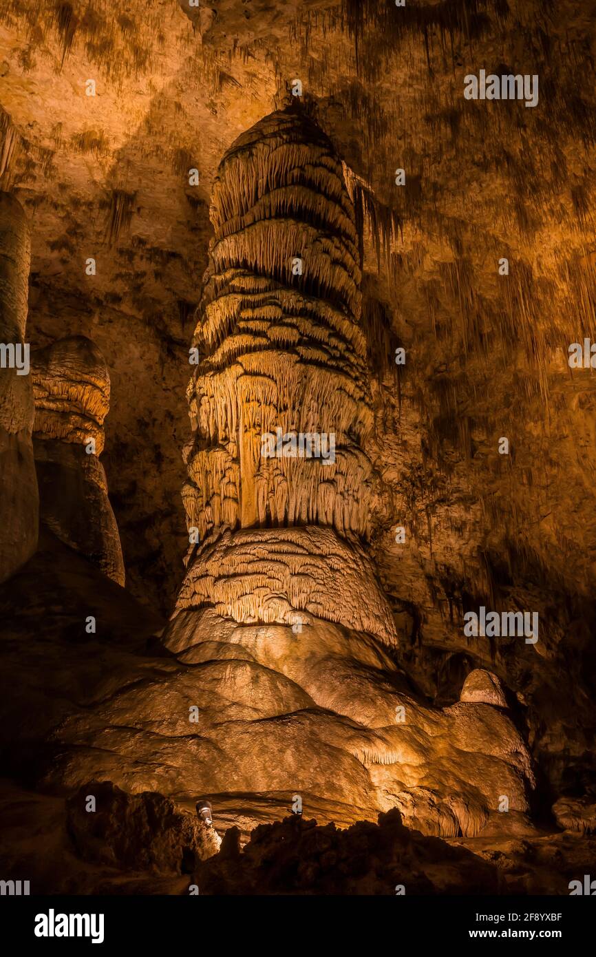 Stunning formations in the Hall of Giants deep underground in Carlsbad ...