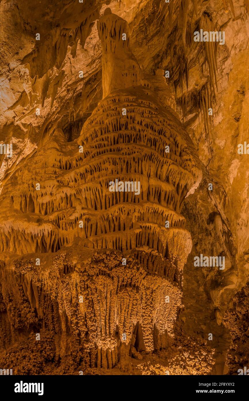 Stunning formations in the Hall of Giants deep underground in Carlsbad ...