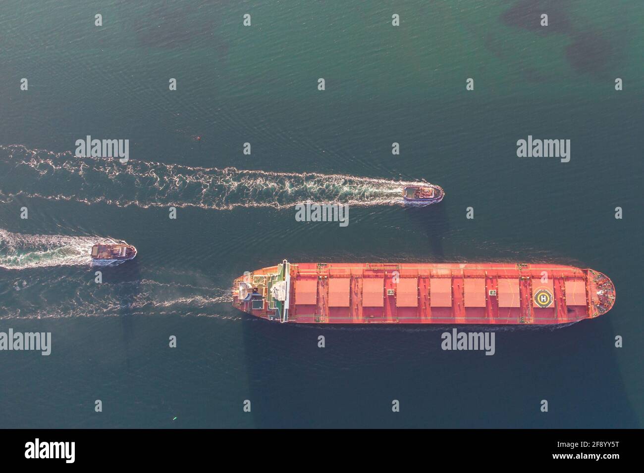 Bulk carrier ship birds eye view hi-res stock photography and images ...