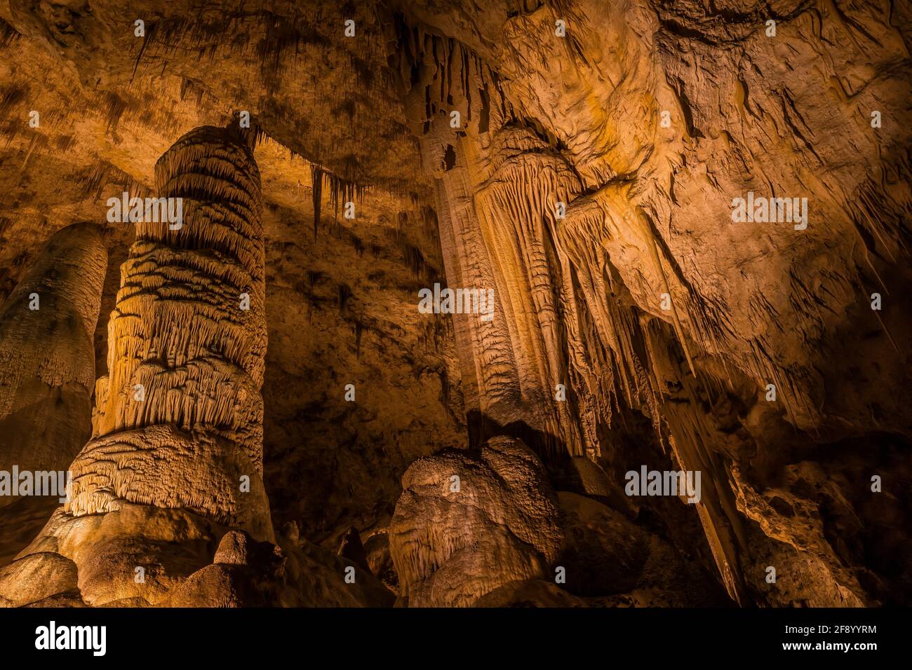 Stunning formations in the Hall of Giants deep underground in Carlsbad ...