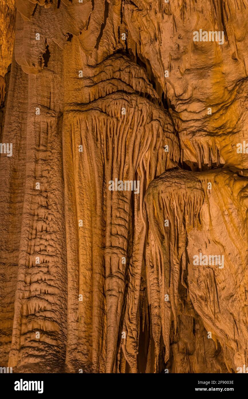 Stunning formations in the Hall of Giants deep underground in Carlsbad ...