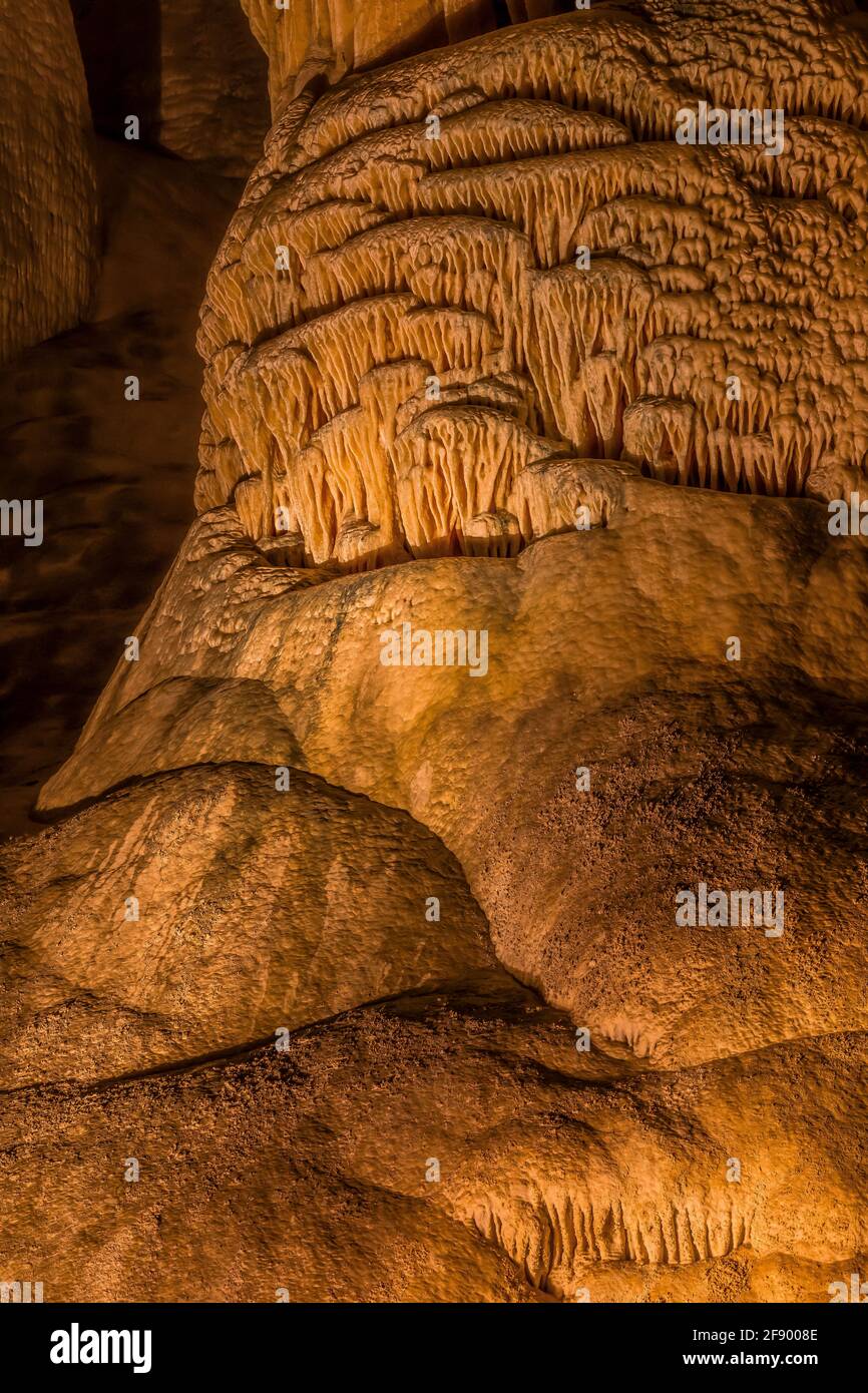 Stunning formations in the Hall of Giants deep underground in Carlsbad ...