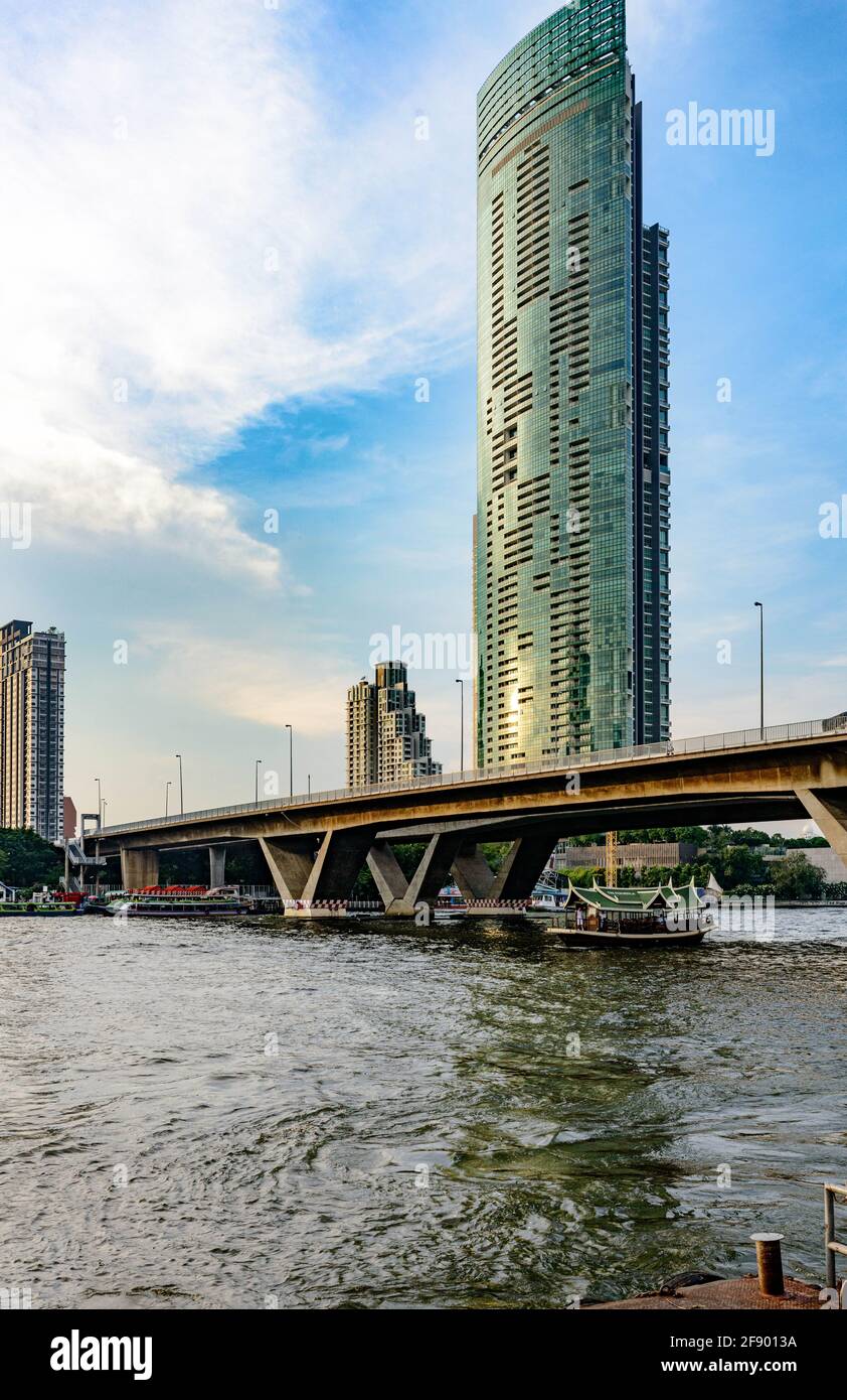 Multi storey commercial building hi-res stock photography and images ...