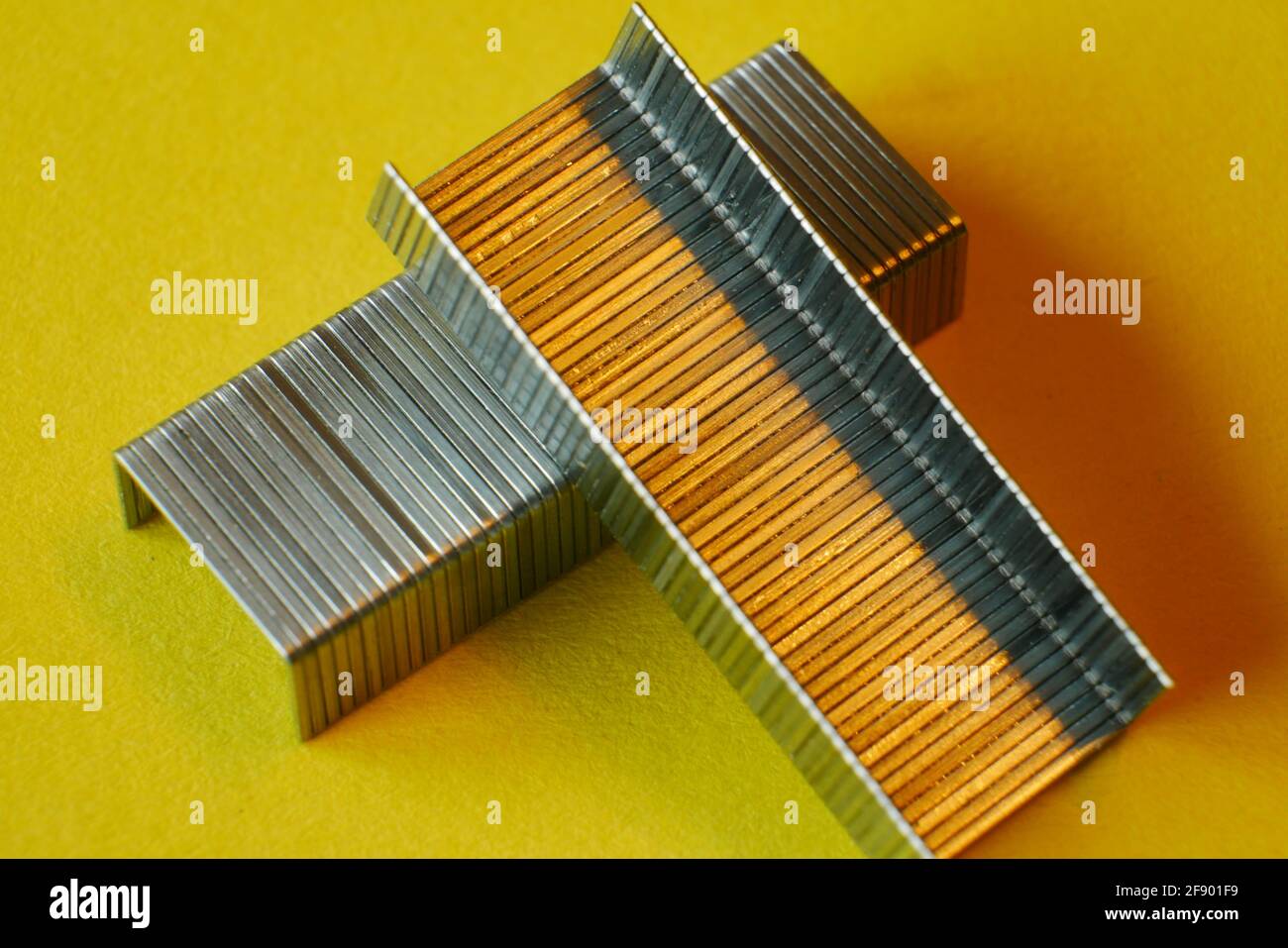 Paper staples hi-res stock photography and images - Alamy