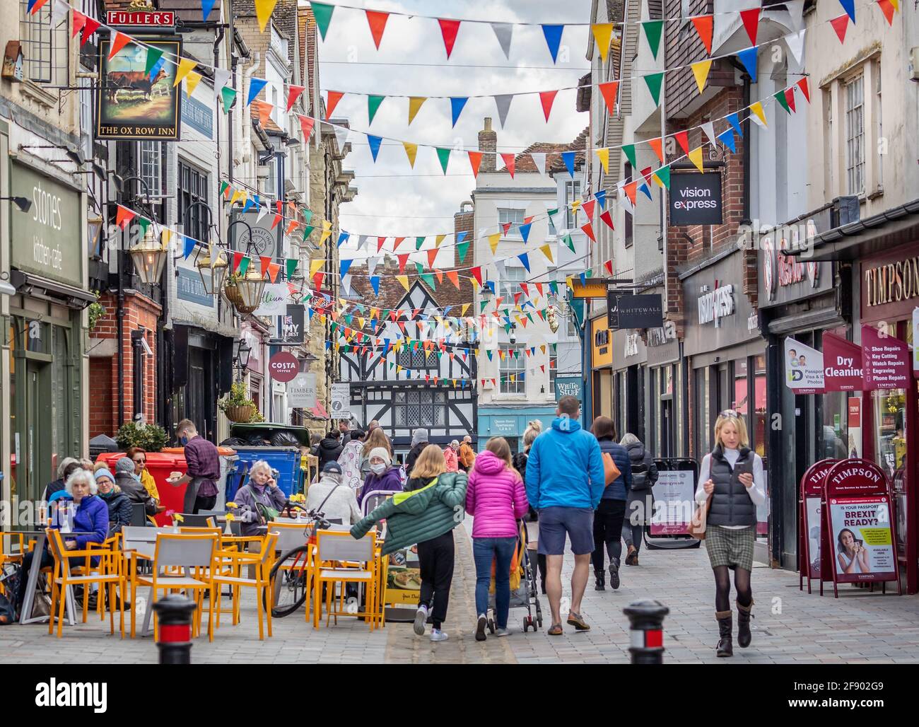 People enjoying a coffee and a drink in outdoor coffee shops in Butcher ...
