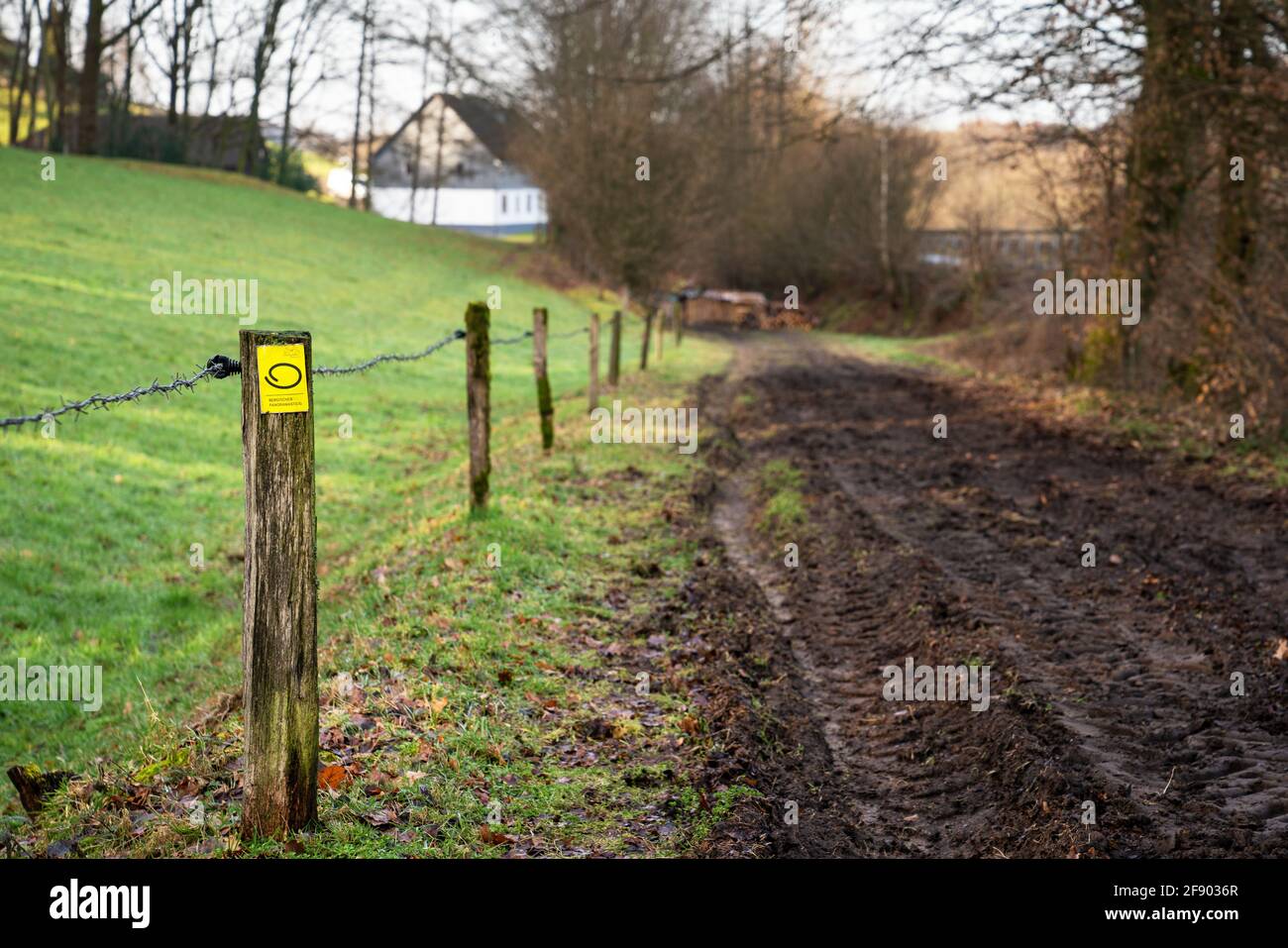 LINDLAR, GERMANY - FEBRUARY 20, 2021: Long distance hiking trail ...