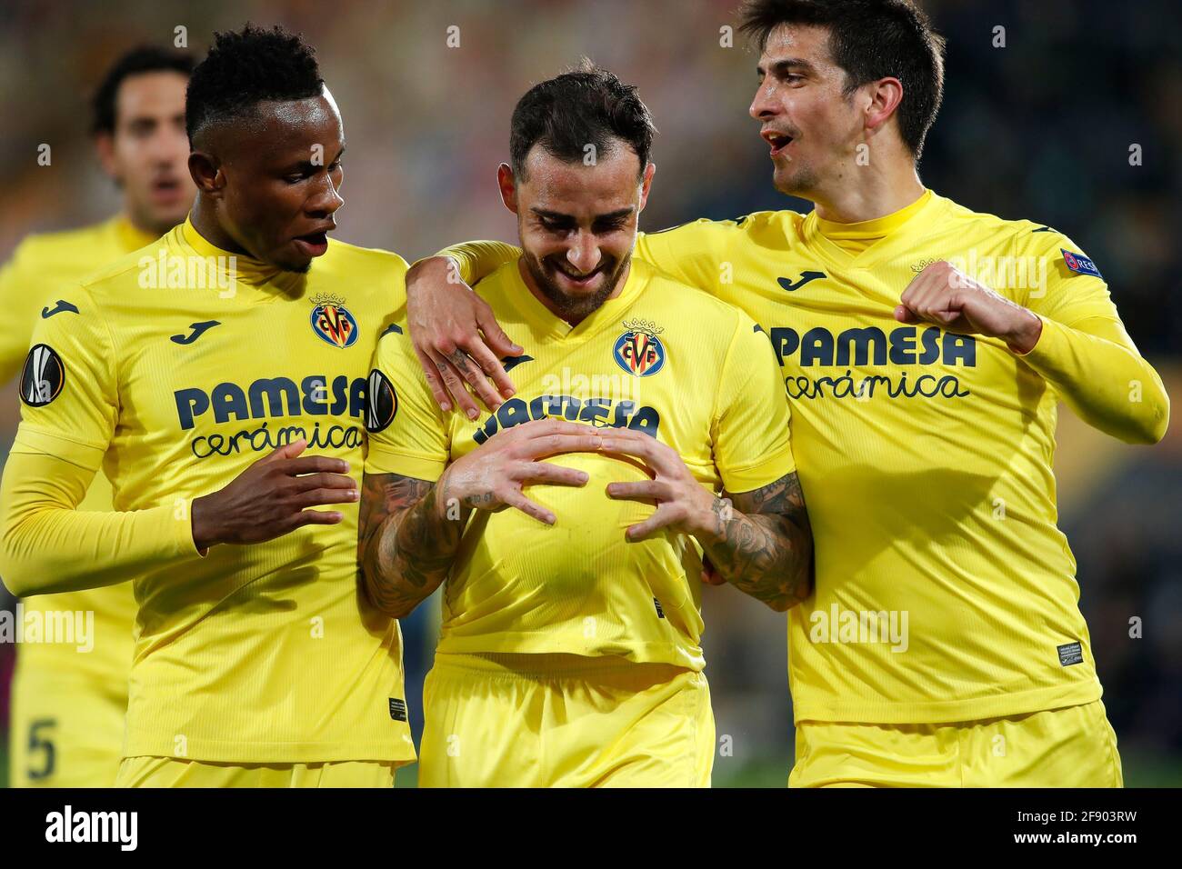 Paco Alcacer, Gerard Moreno and Samu Chukwueze of Villarreal CF during ...