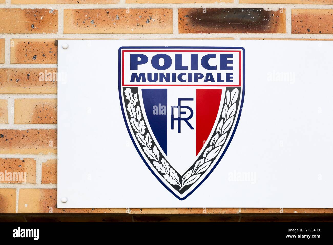 French police badge hi-res stock photography and images - Alamy