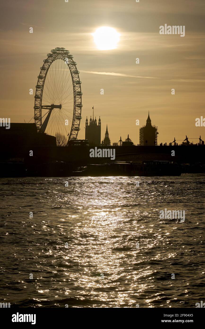 London river sunset hi-res stock photography and images - Alamy