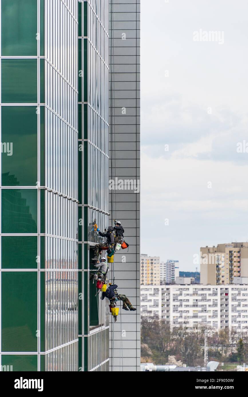 High Rise Window Cleaning High Resolution Stock Photography and Images ...