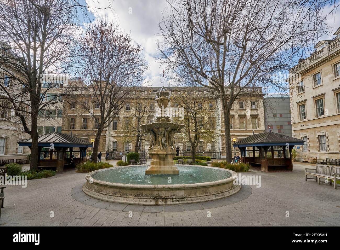 barts hospital st bartholemew hospital city of london Stock Photo - Alamy