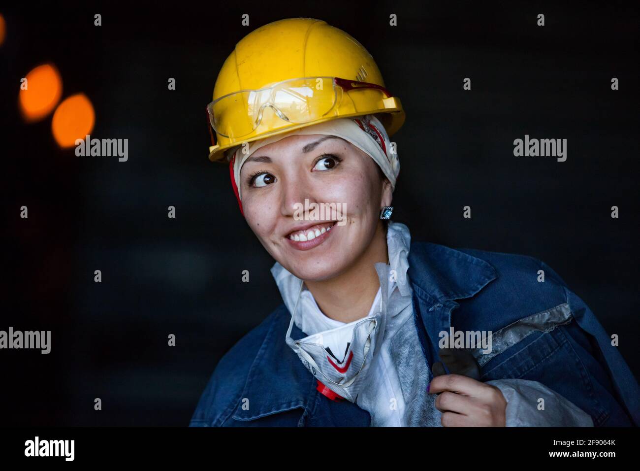 Black woman engineer mining hi-res stock photography and images - Alamy