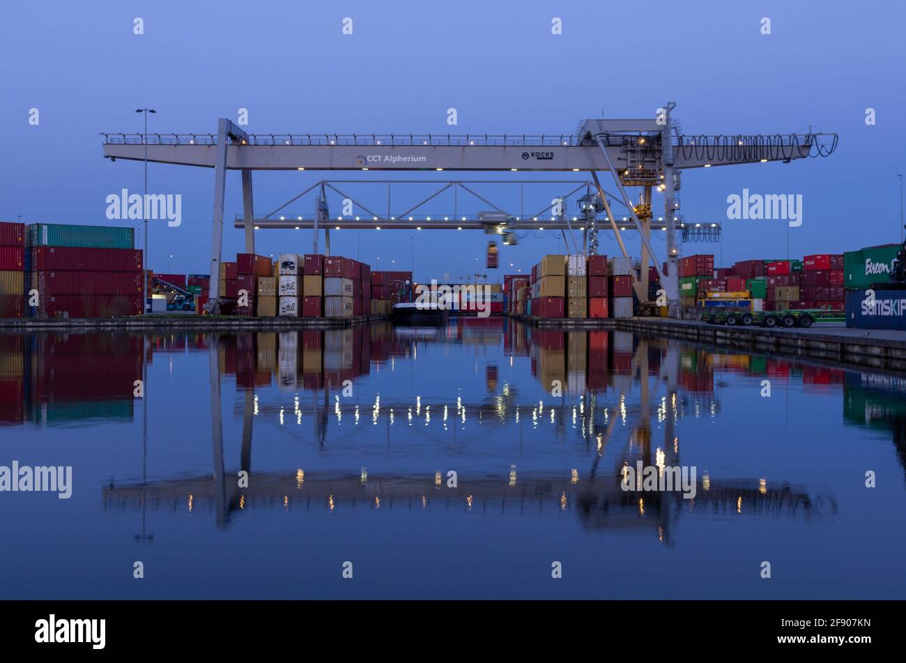 Logistic building holland hi-res stock photography and images - Alamy