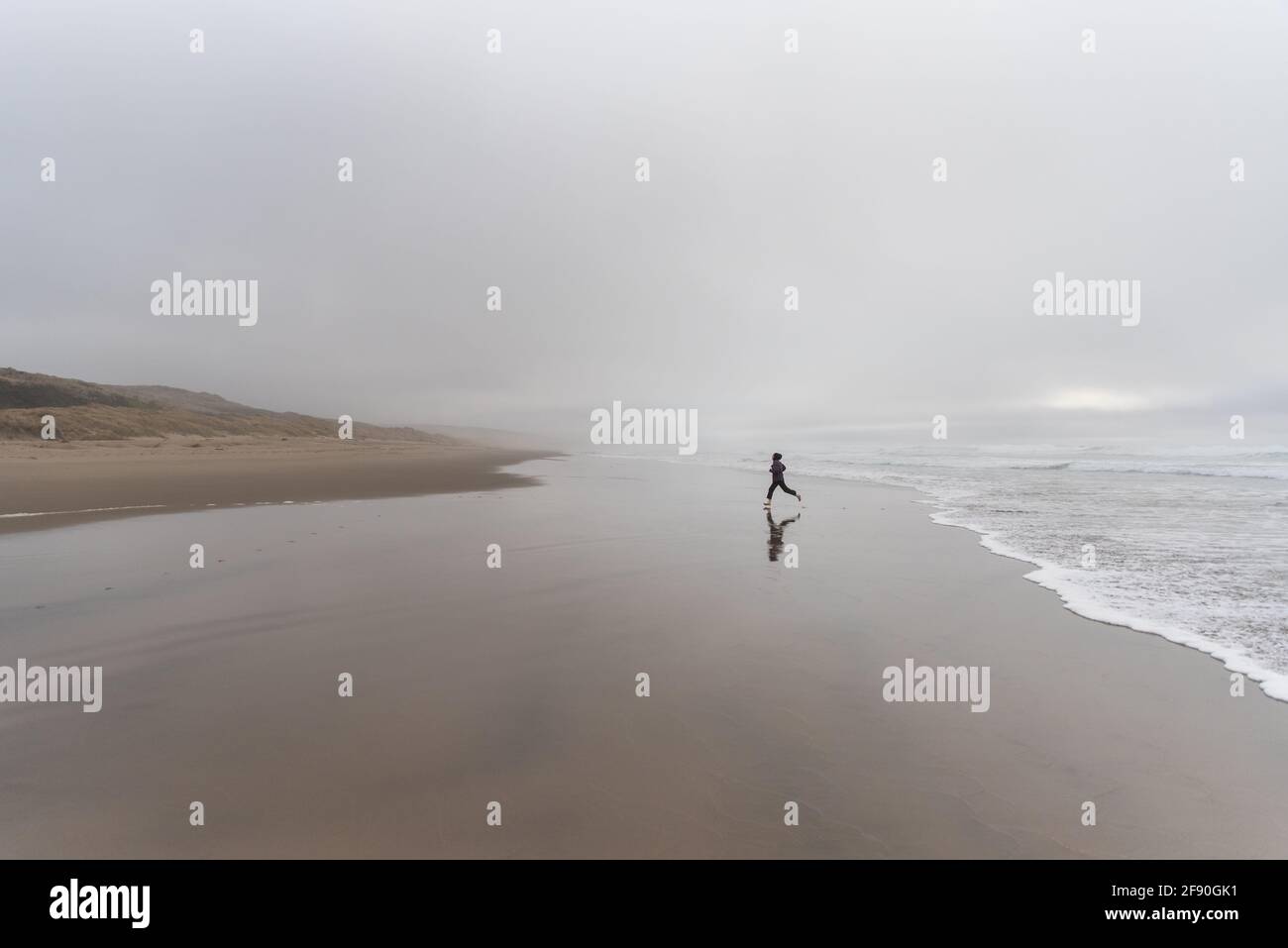 Run away from waves hi-res stock photography and images - Alamy