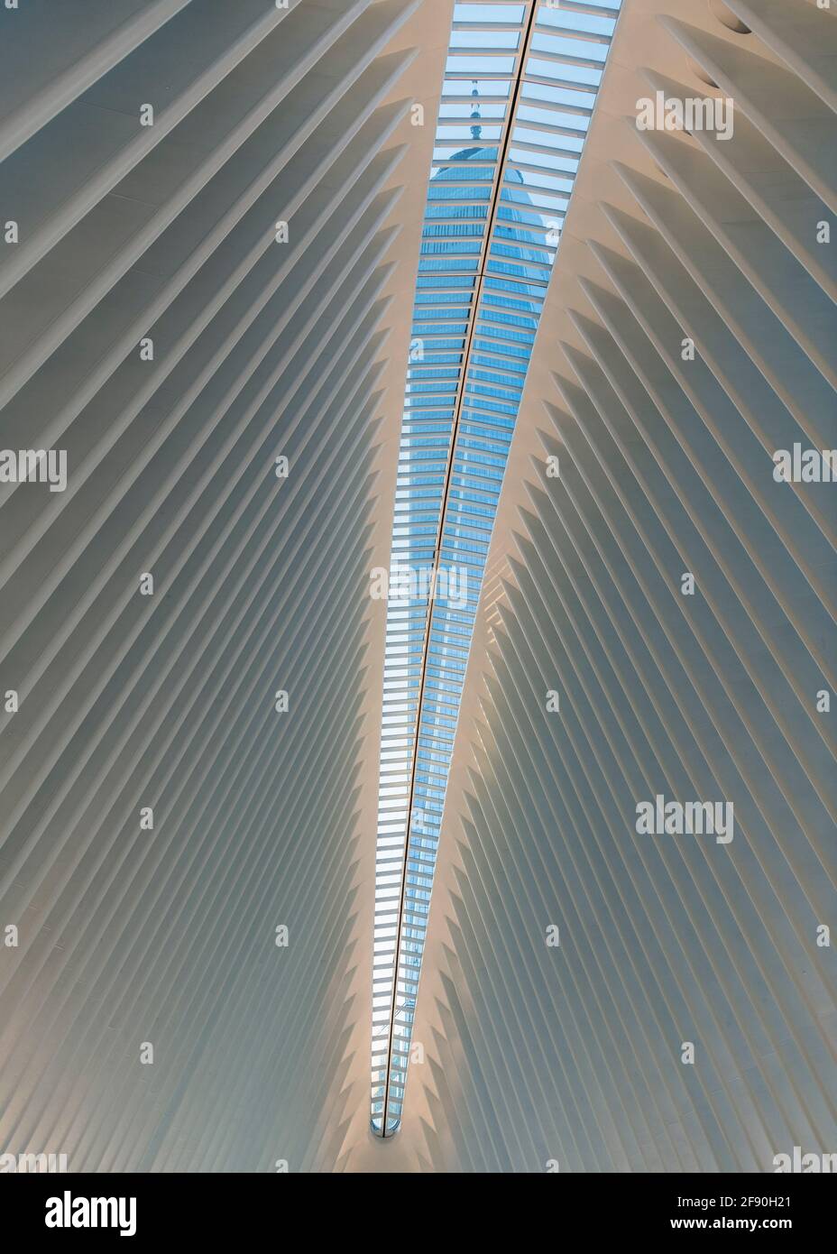 Roof construction skyscraper hi-res stock photography and images - Alamy