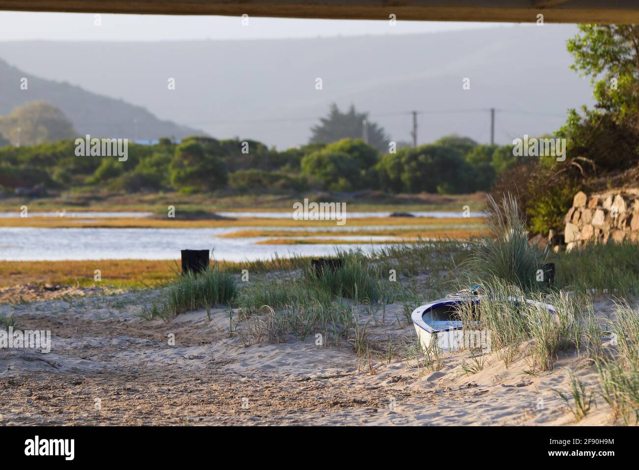 Stranded rowing boat hi-res stock photography and images - Alamy