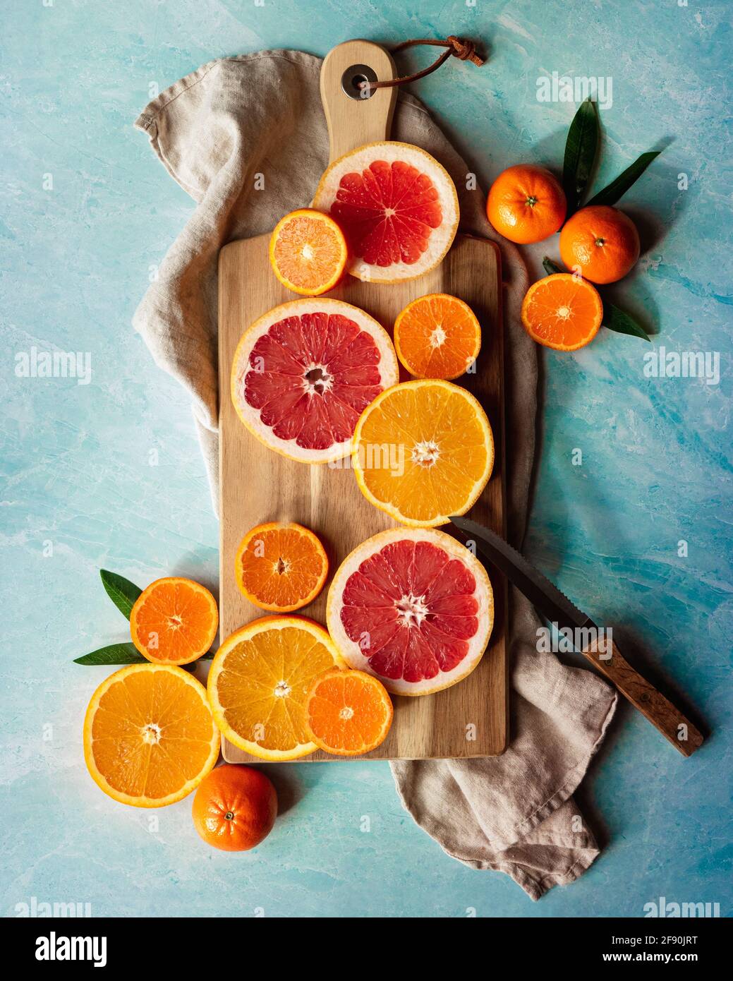 Citrus cutting board background hi-res stock photography and images - Alamy