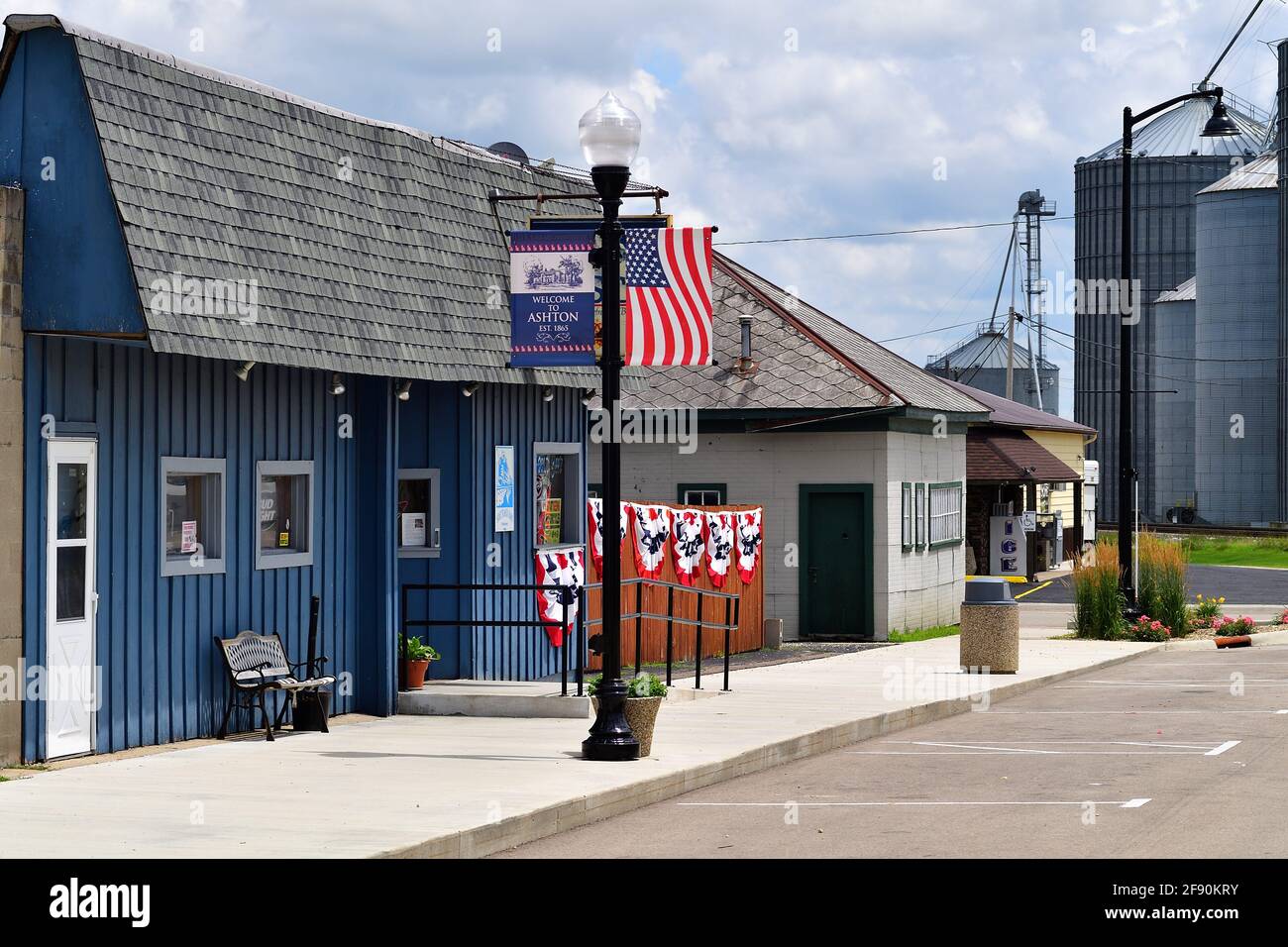 Midwest main street hi-res stock photography and images - Alamy