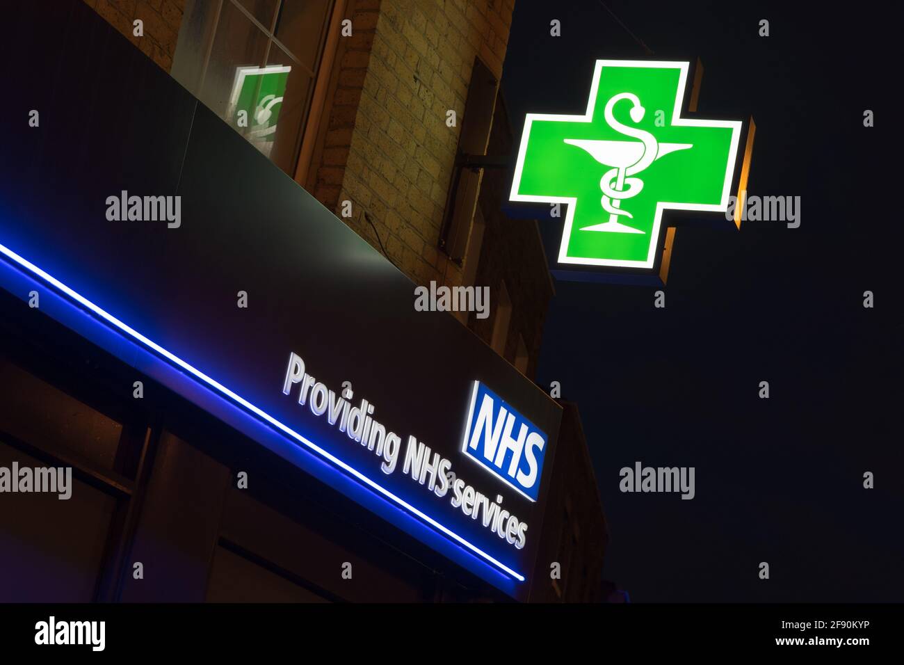 Green cross hi-res stock photography and images - Alamy