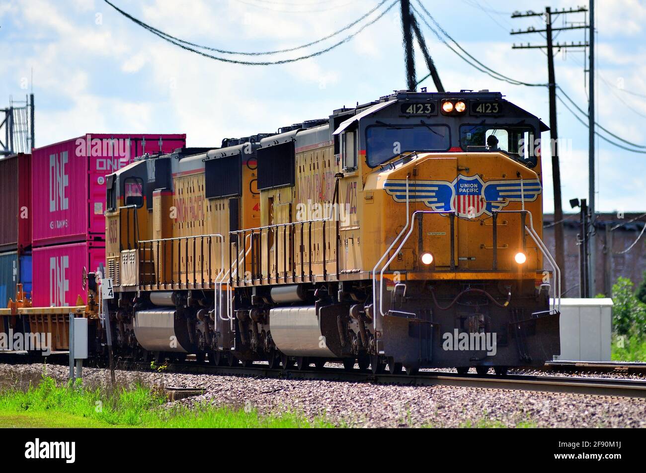 Rochelle, Illinois, USA. The lead units of a Union Pacific Railroad ...