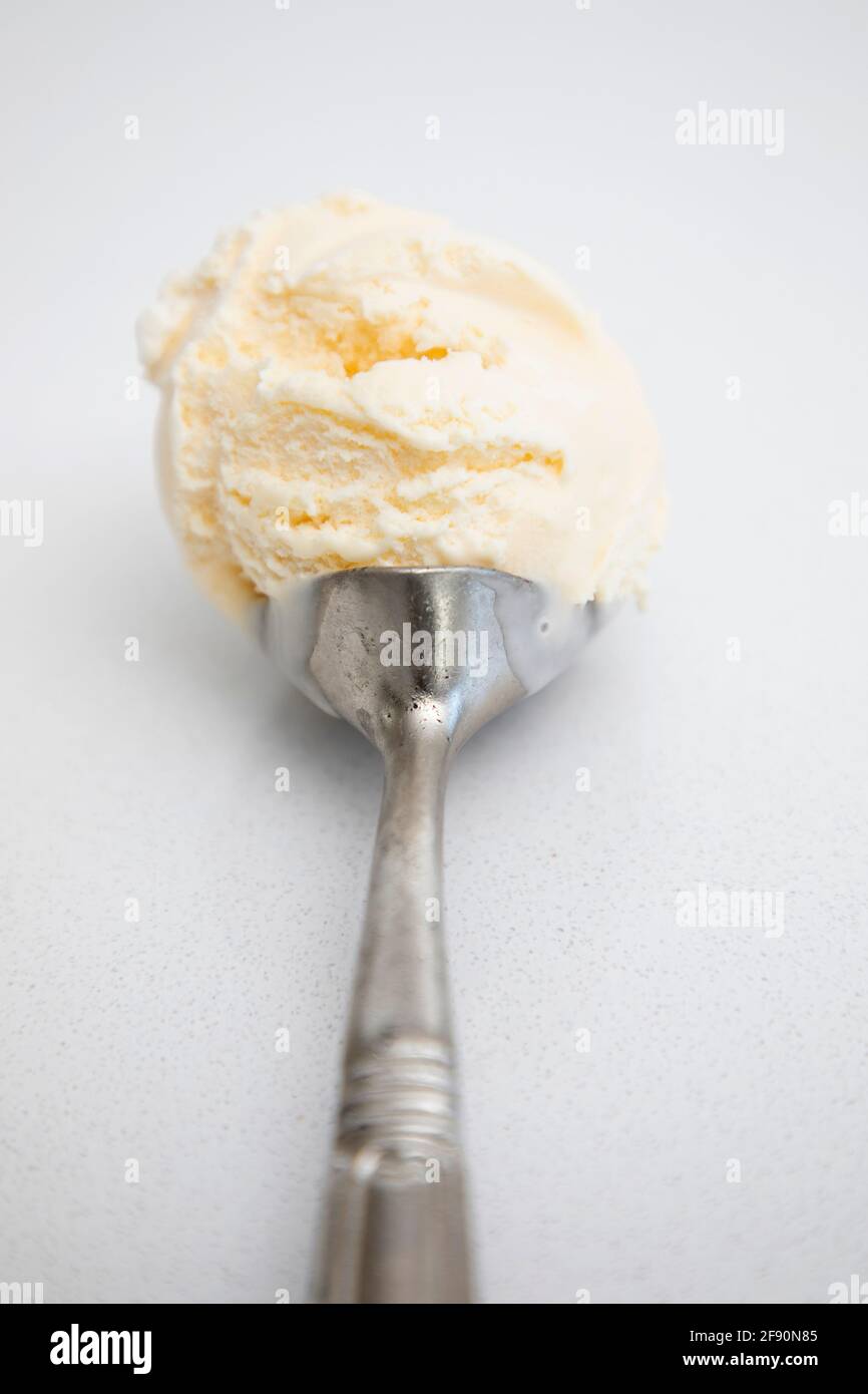 Single scoop of vanilla ice cream Stock Photo - Alamy