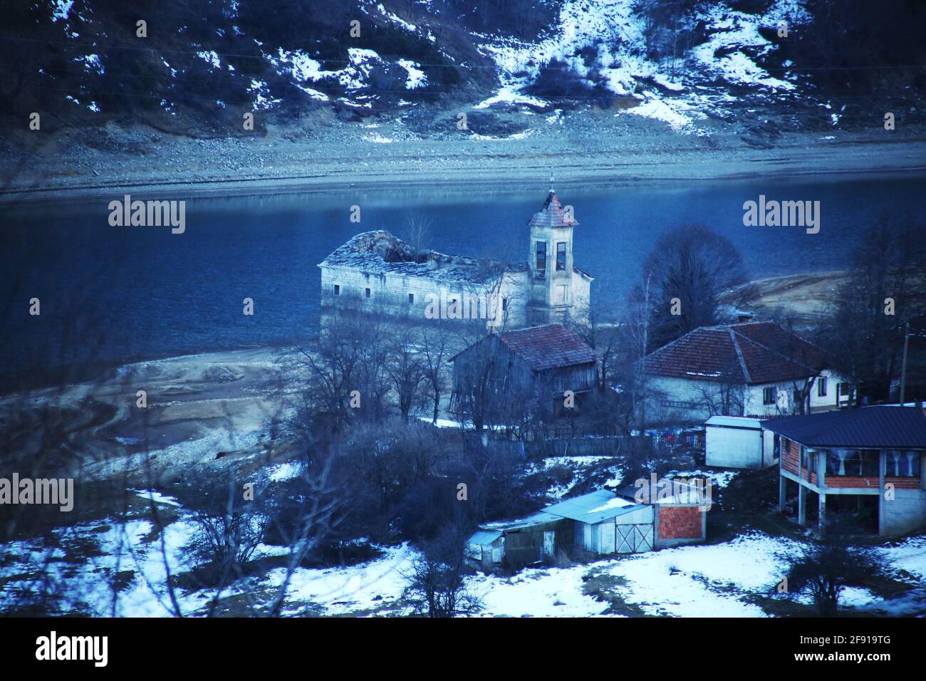 Sunken church hi-res stock photography and images - Alamy