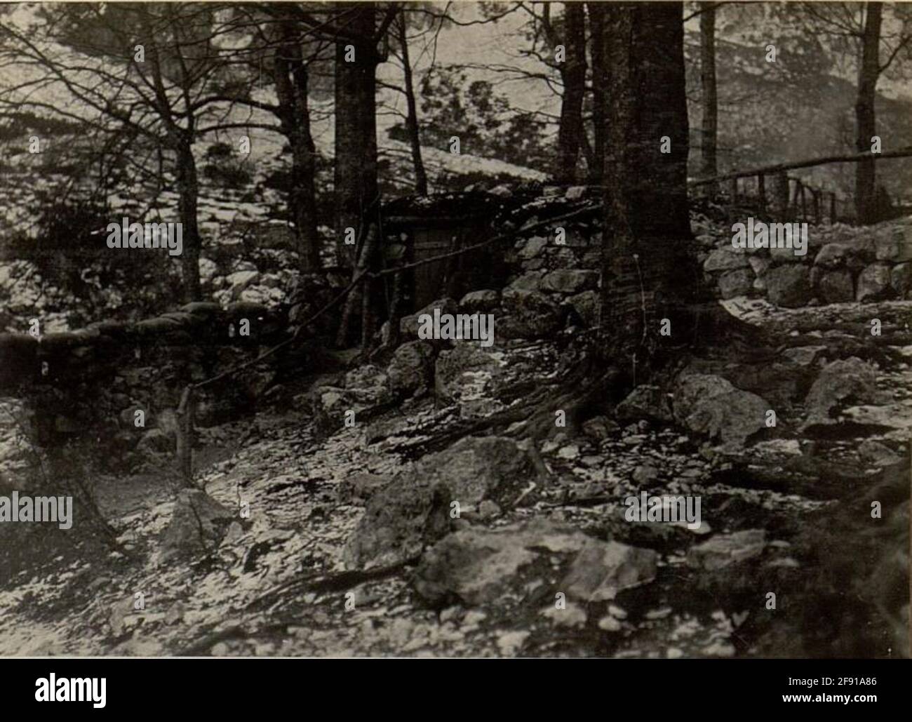 Moscenations. Trenched trench with heated shelter Stock Photo - Alamy