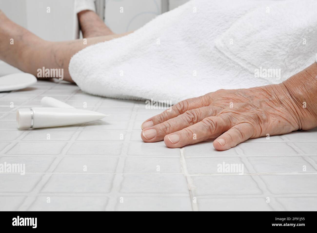 Faint Woman Elderly High Resolution Stock Photography and Images - Alamy