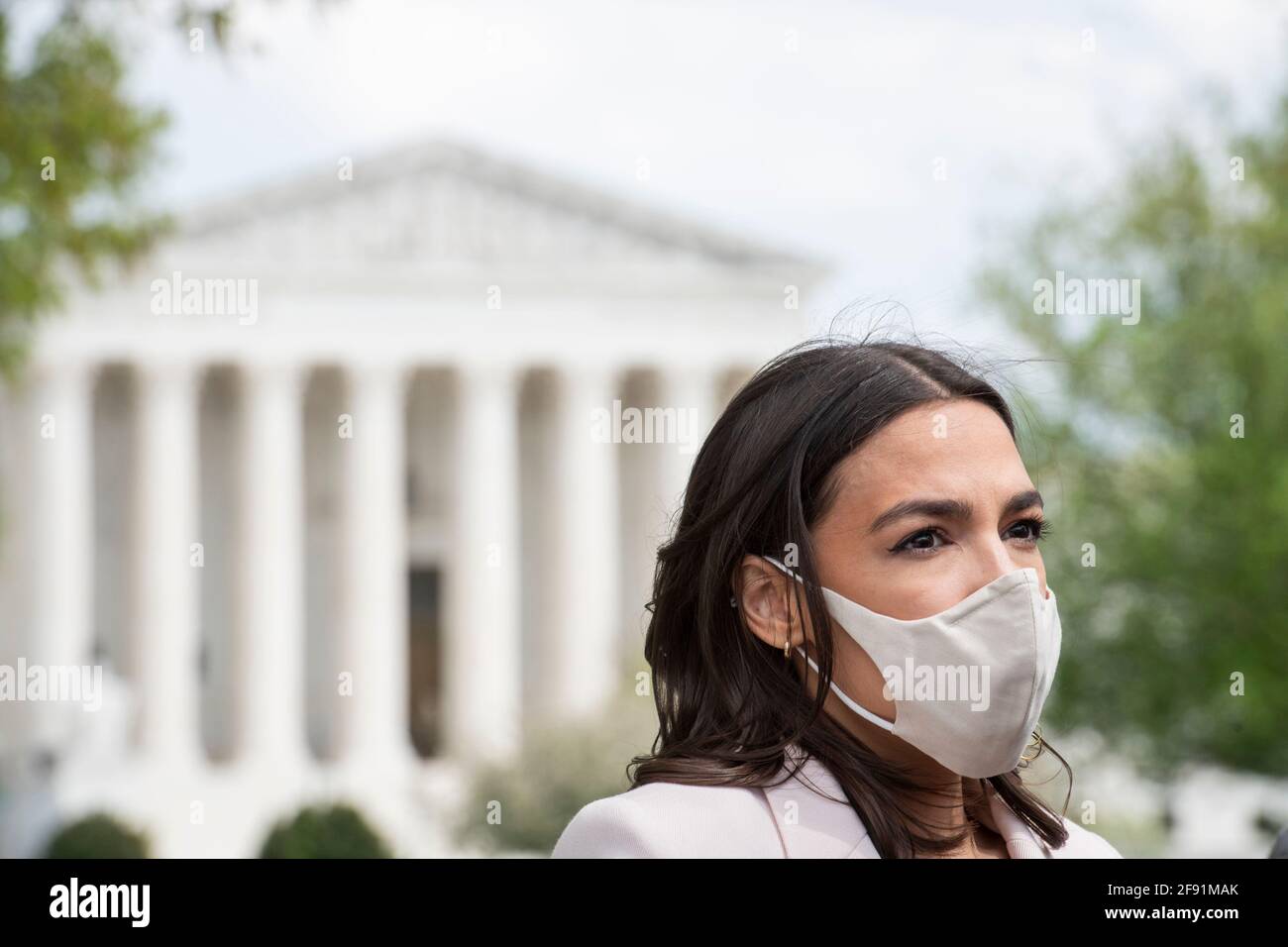 Reporters alexandria ocasio cortez hi-res stock photography and images ...