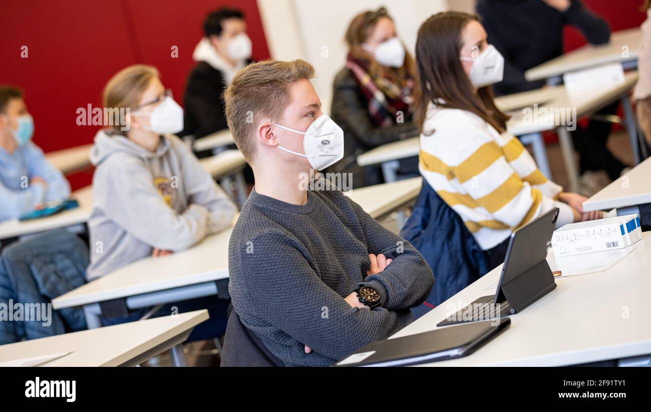 Abitur 2021 hi-res stock photography and images - Alamy