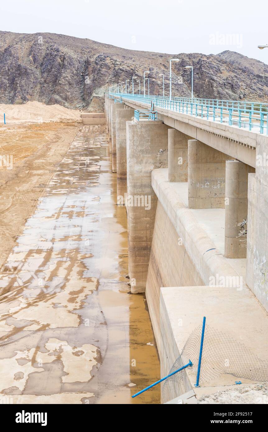 Saudi power plant hi-res stock photography and images - Alamy