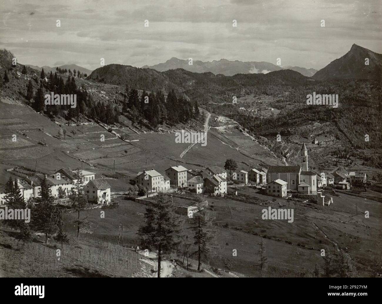 Sommo saddle against Cimone and Cima di Vezzena, taken on 24.sept 1915 ...