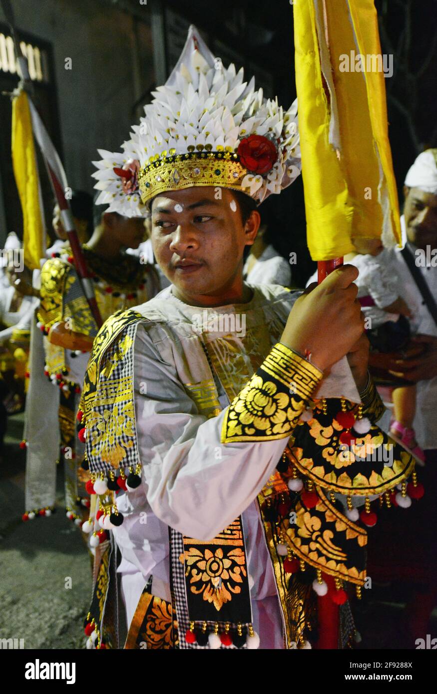 Ubud men dancers hi-res stock photography and images - Alamy