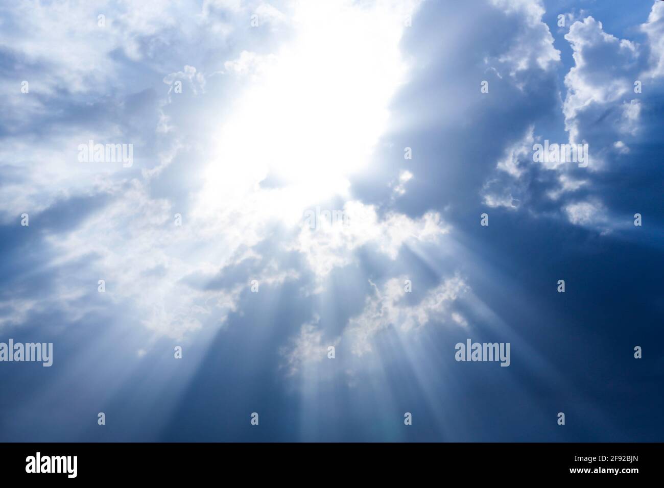 Sunlight shine sparkle hi-res stock photography and images - Alamy