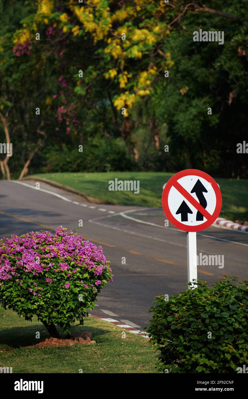 Overtaking prohibited hi-res stock photography and images - Alamy