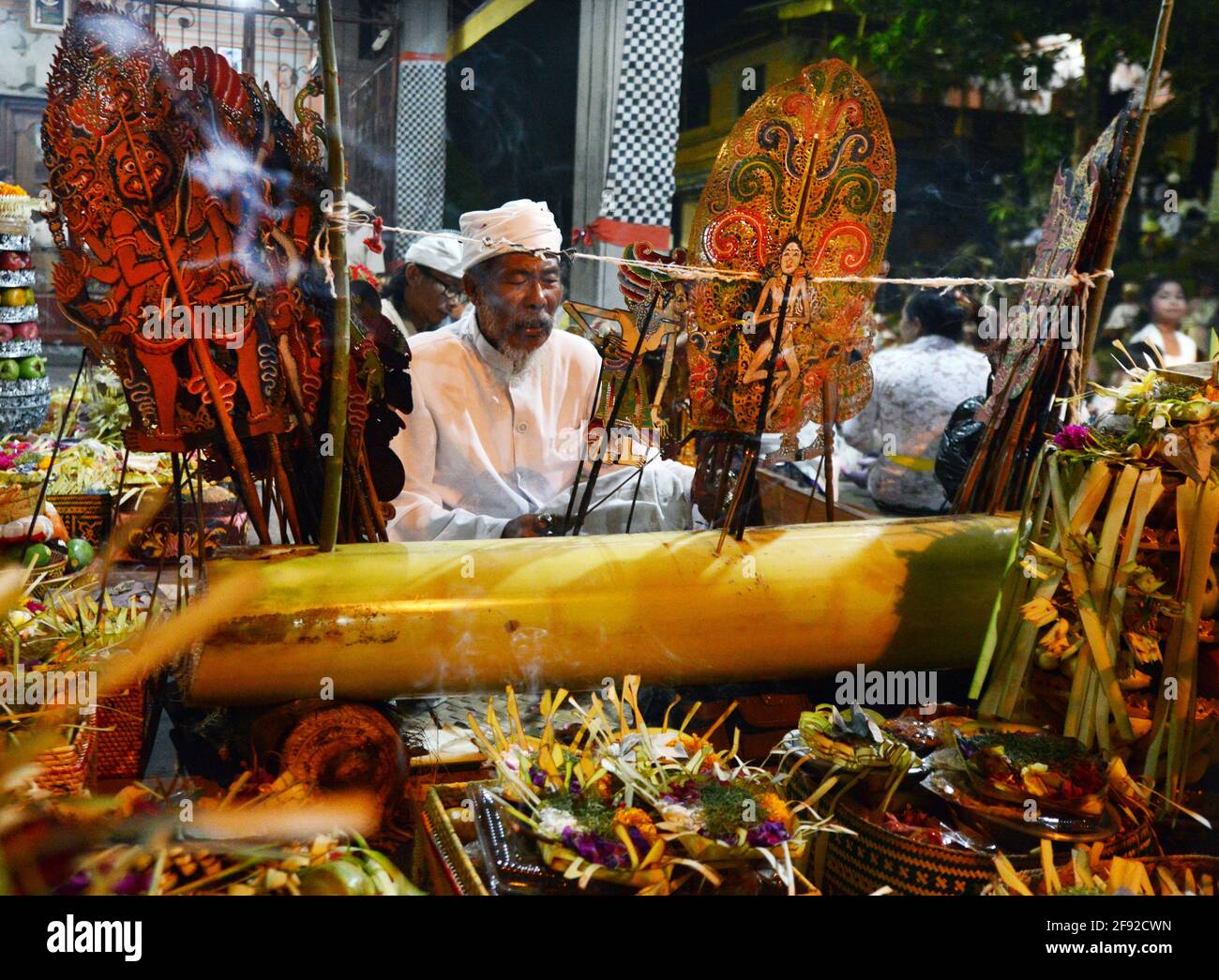 Puppet master hi-res stock photography and images - Alamy