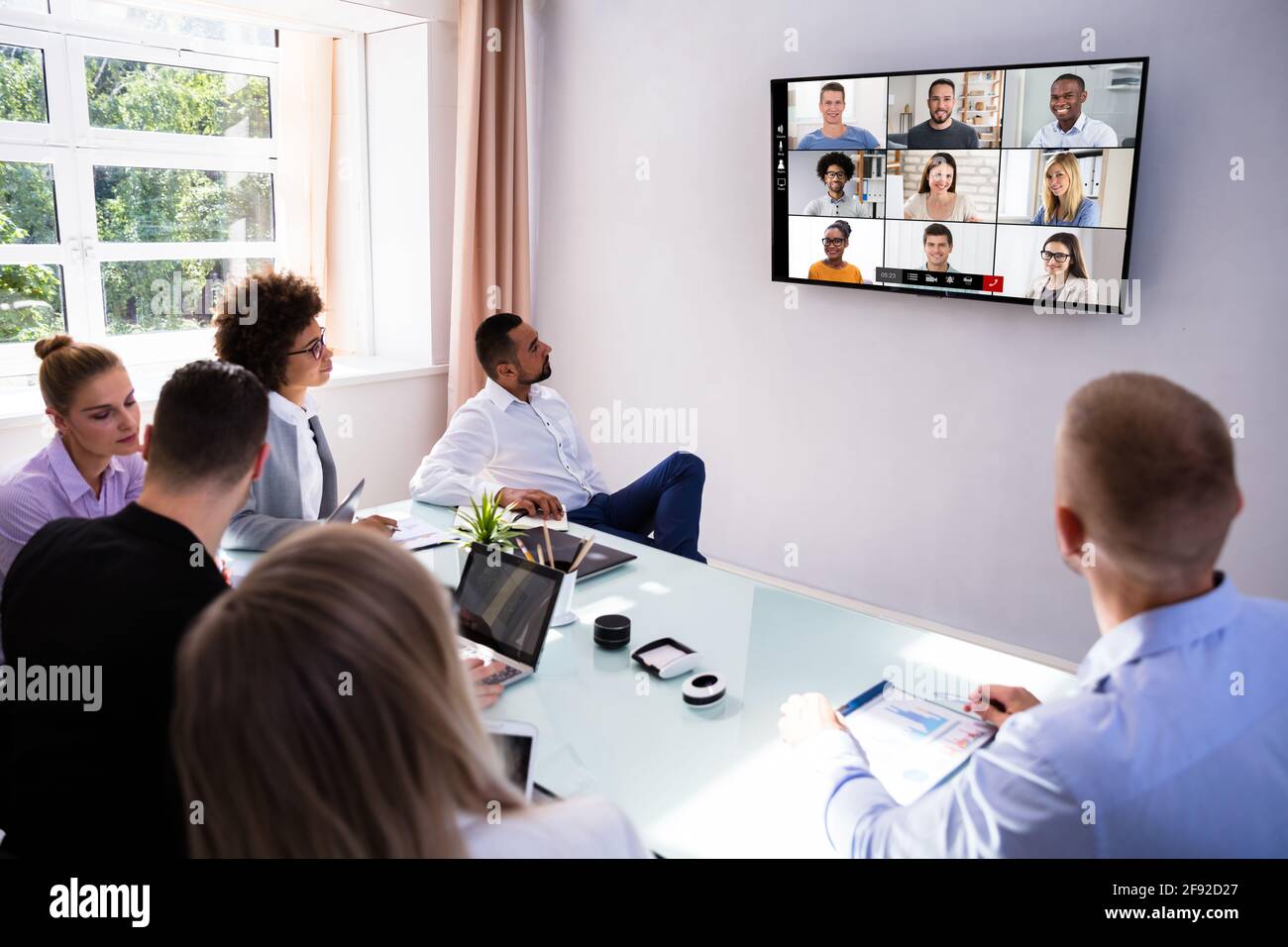 Conference room tv hi-res stock photography and images - Alamy