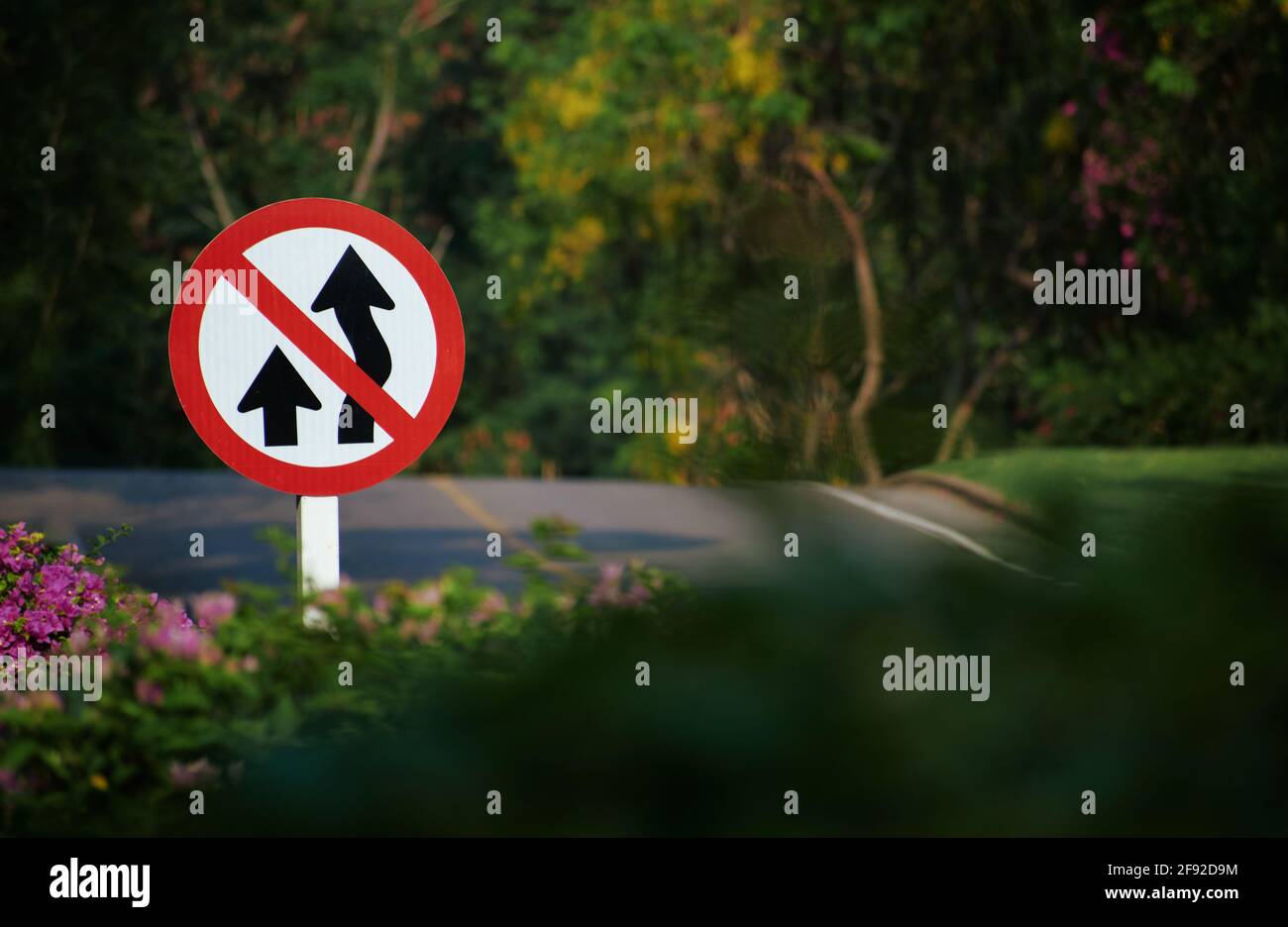 Overtaking prohibited road sign hi-res stock photography and images - Alamy