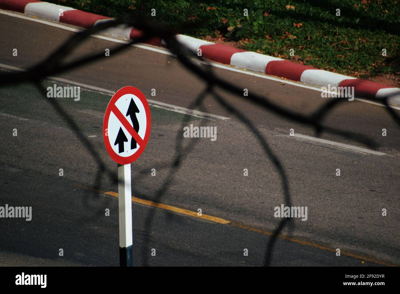Overtaking prohibited hi-res stock photography and images - Alamy