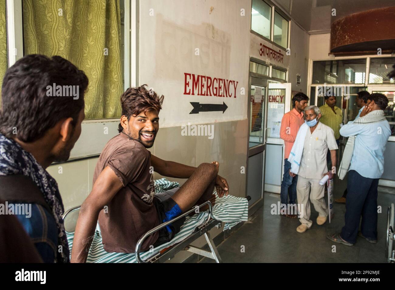 Hospital ward busy hi-res stock photography and images - Alamy