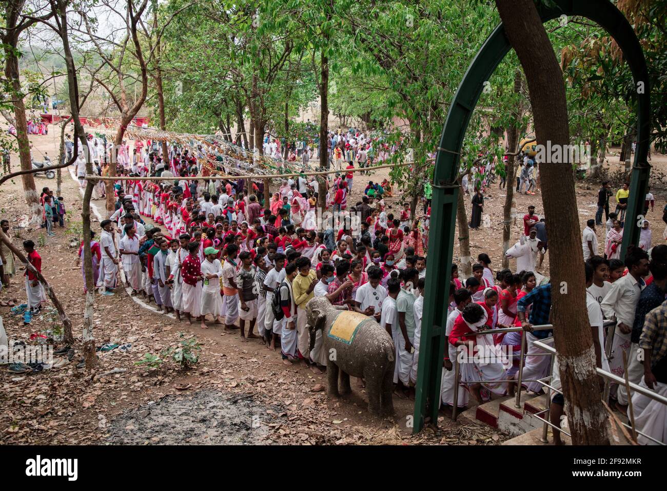 Sarhul festival celebrated amidst Covid-19 pandemic by tribes in ...
