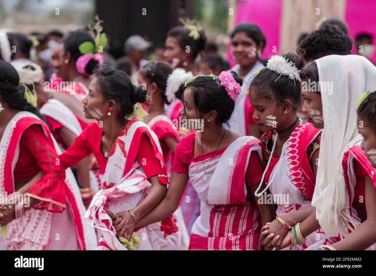 Sarhul festival celebrated amidst Covid-19 pandemic by tribes in ...