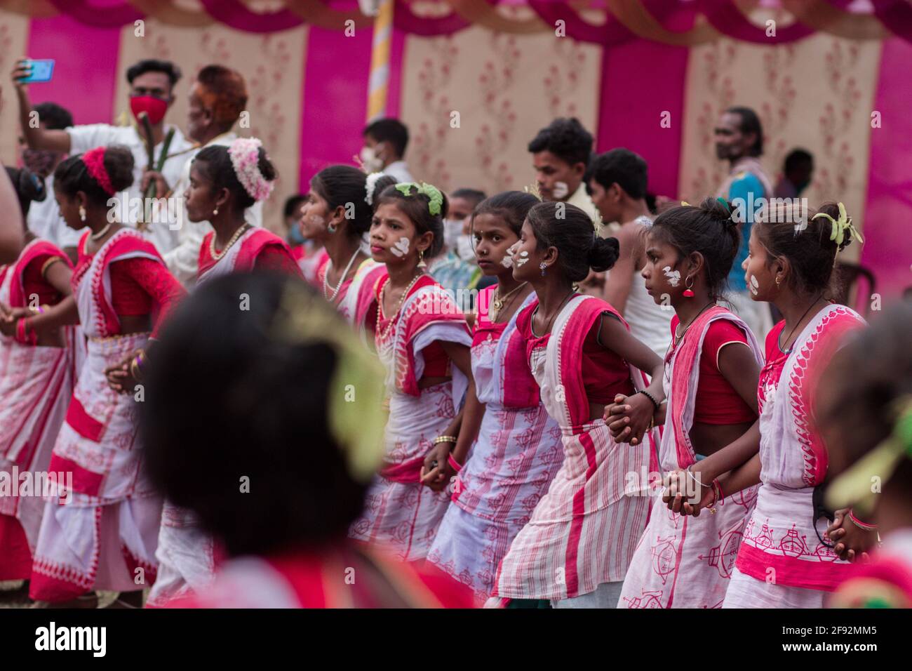 Sarhul festival celebrated amidst Covid-19 pandemic by tribes in ...