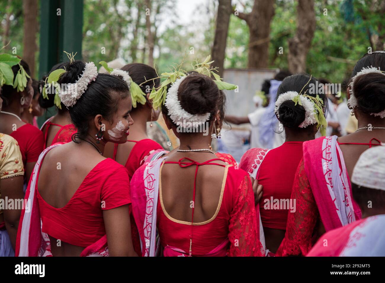 Sarhul festival celebrated amidst Covid-19 pandemic by tribes in ...